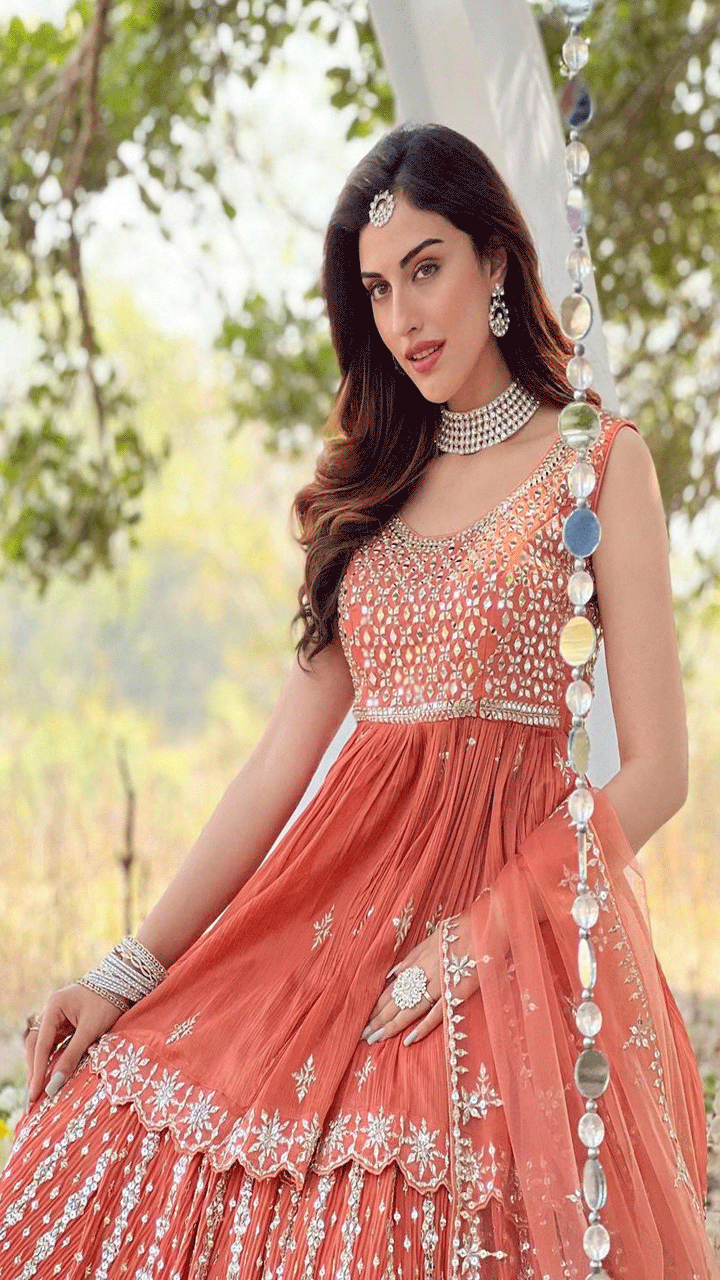 पहनेंगी जब Samreen kaur सी 10 सूट, देखते ही लट्टू हो जाएंगे लड़के ...