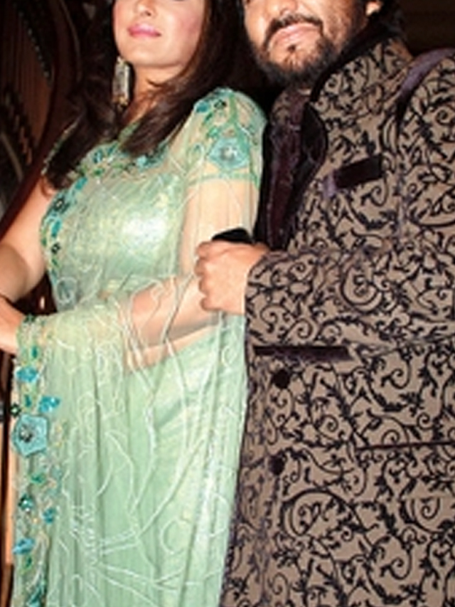 गुरु की ही पत्नी से कर ली शादी, पति ने खोला मोर्चा,सिंगर का हुआ बायकॉट ...