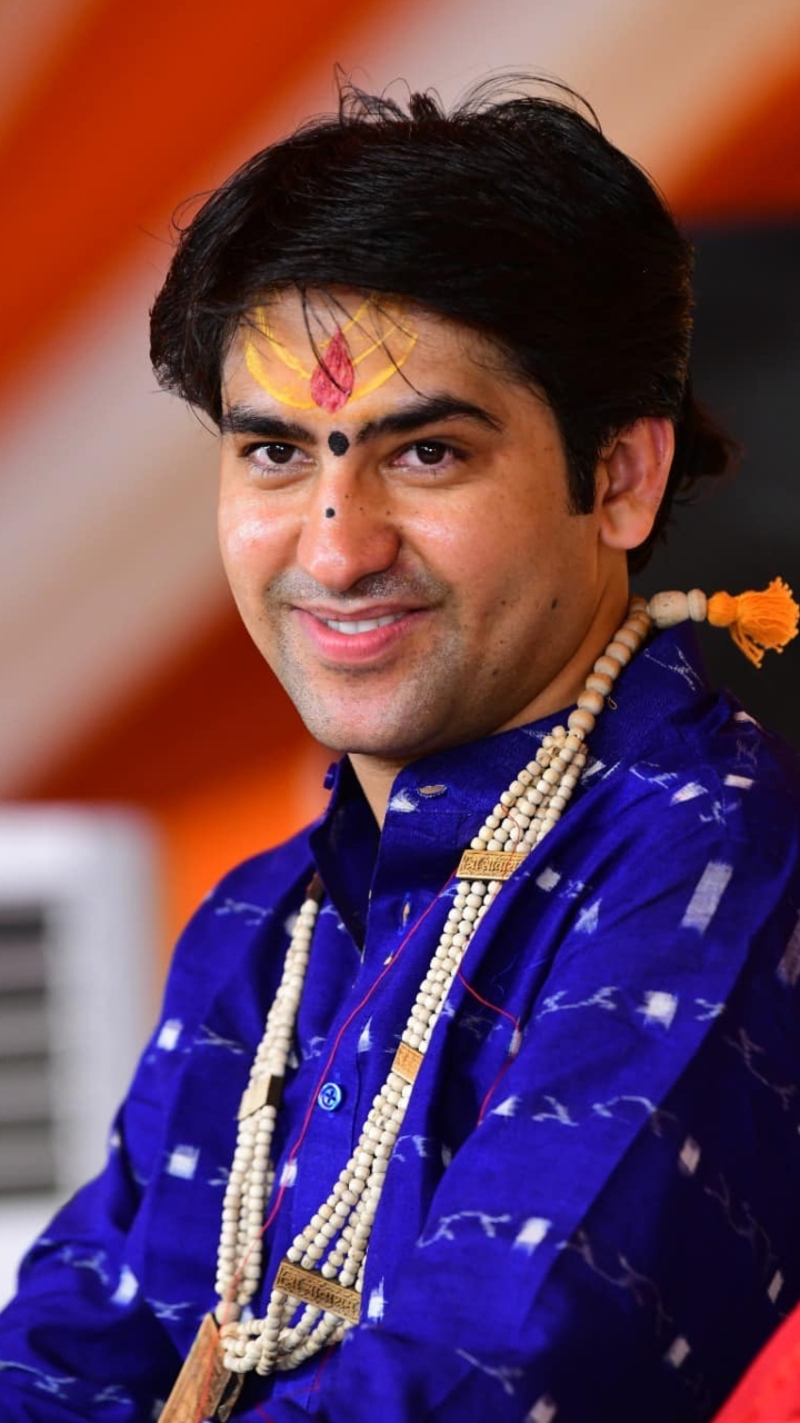 पोता हो तो धीरेंद्र शास्त्री जैसा दादा को माना गुरु, सपना कर रहे पूरा ...