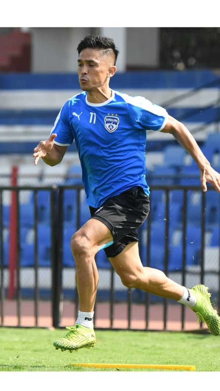 मां फुटबॉलर और सेना से था पिता का संबंध, ऐसी है सुनील छेत्री की फैमिली ...