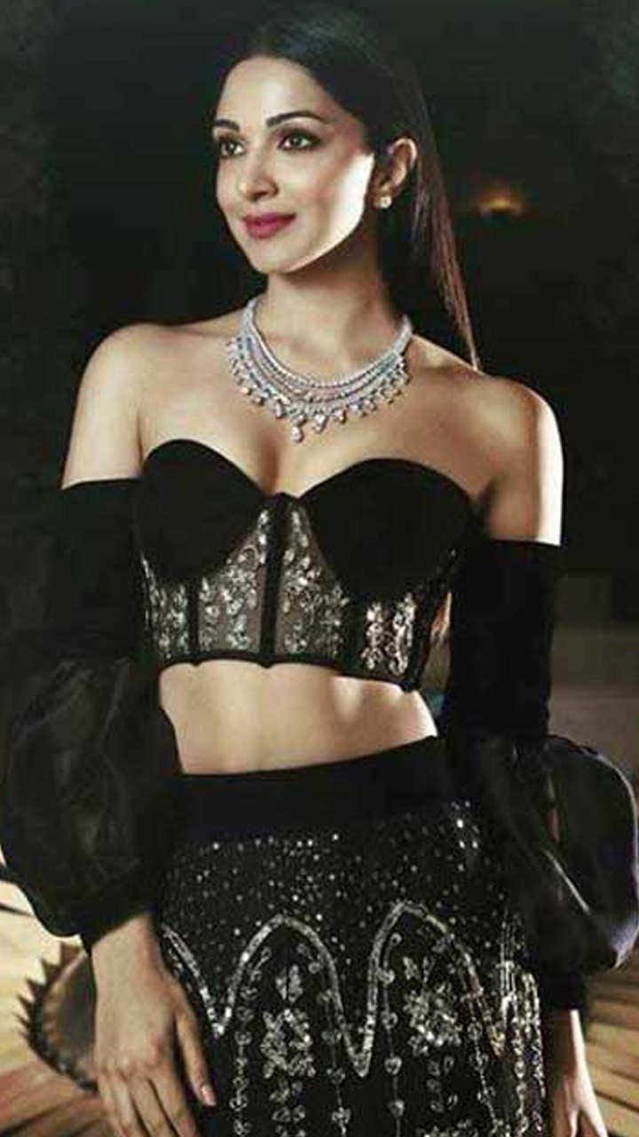 यूं बहक उठेगा पतिदेव का तन-मन, जब आप पहनेंगी ऐसे 7 Blouse Designs - take inspiration from unique ...