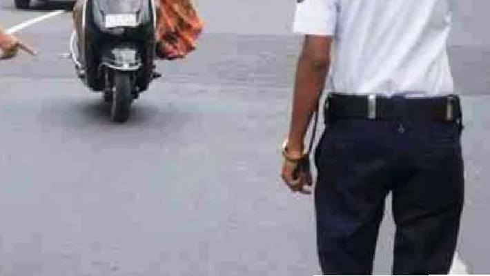 Gujrat Crime : टैफिक वाले ने 10 साल के बेटे का किया वो हाल, पत्नी भी रह ...