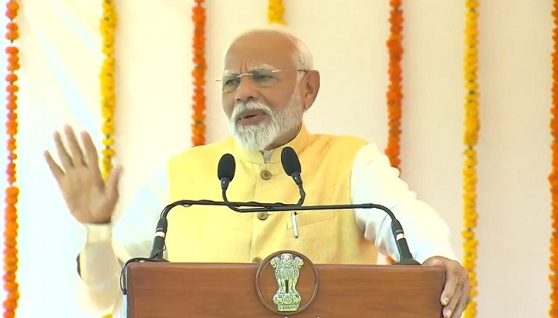 PM Modi addresses PMO officials after assuming office, sets ambitious ...