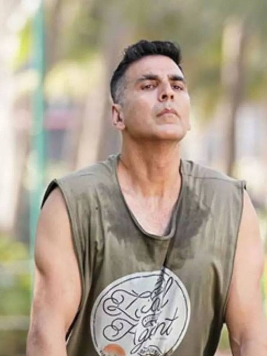 खुद को Fit रखने के लिए यह 7 एक्टर करते हैं योगा तीसरा नाम करेगा हैरान Tiger Shroff To Akshay 