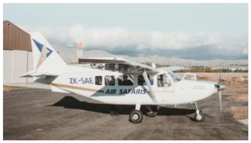 Worlds smallest commercial plane: 2.7 കിലോമീറ്റർ ദൂരം, രണ്ടു മിനിറ്റ് ...