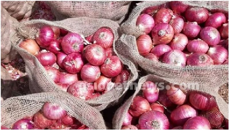 Onion prices touch Rs 100: Kolkata and rest of India feel the pinch