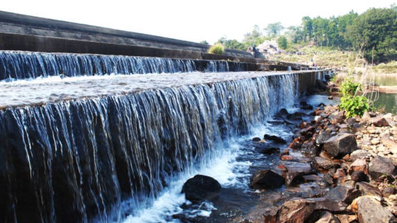 UP Famous Waterfall: पहाड़ भी लगेंगे फीके,जब घूमेंगे Uttar Pradesh के ...