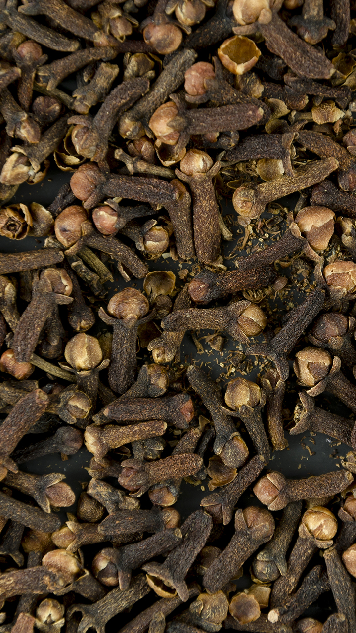 What happens when you eat cloves daily? Read benefits and risks ...