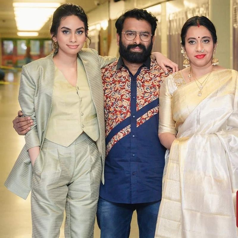 Santhosh Naryanan Family Photos | தன்னை விட 7 வயது மூத்த பெண்ணை ...