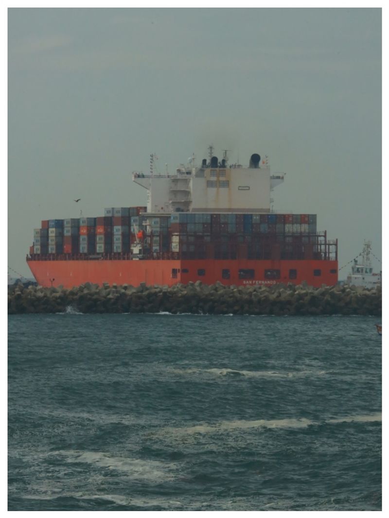 First container Mothership San Fernando to Vizhinjam port: തീരമണഞ്ഞ് സാ ...
