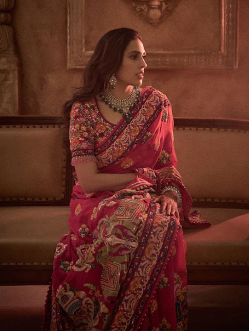 Shloka Mehta looks like a QUEEN as she wears pink saree for Anant ...