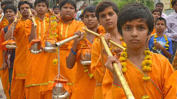 Kavad Yatra History: क्यों निकालते हैं कावड़ यात्रा, कैसे शुरू हुई ये ...