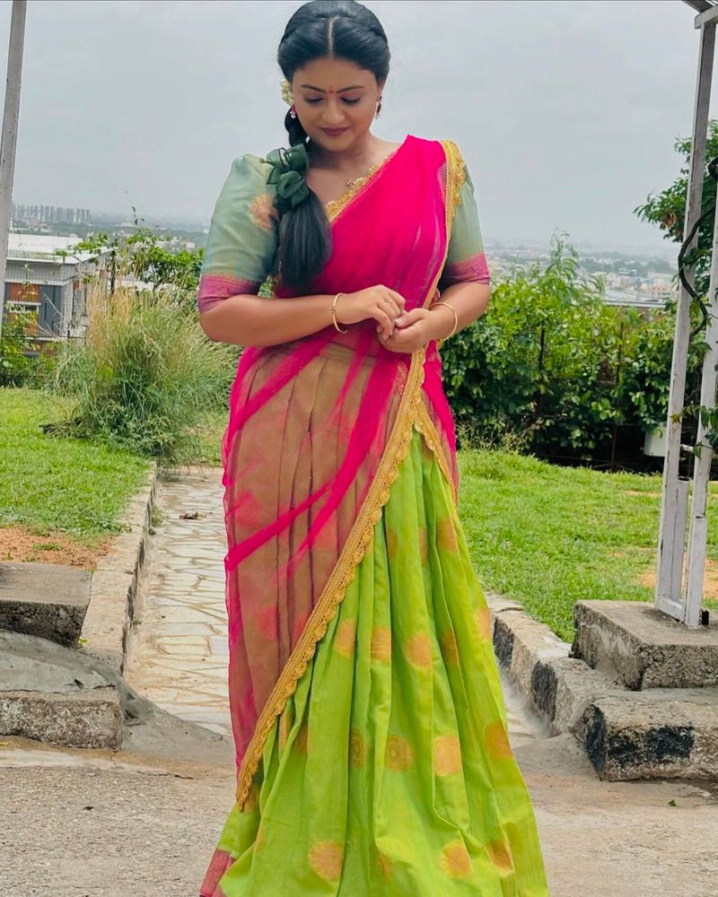 Gomathi Priya Photos: நடிகை கோமதி பிரியாவின் புகைப்படங்கள் | Gomathi ...