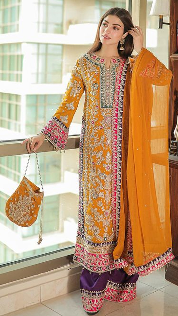 Sawan में ननद को करें खुश! गिफ्ट दें Kinza Hashmi से 10 पाकिस्तानी सूट ...