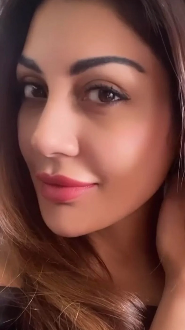 प्लास्टिक सर्जरी ने बिगाड़ दी अच्छी-खासी शक्ल! लोग पहचान तक नहीं पा रहे ...