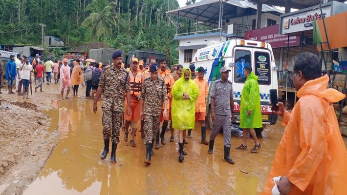 Waynad Landslide : वायनाडमधील अँब्युलन्सचा व्हिडीओ पाहून भीतीने उडेल ...