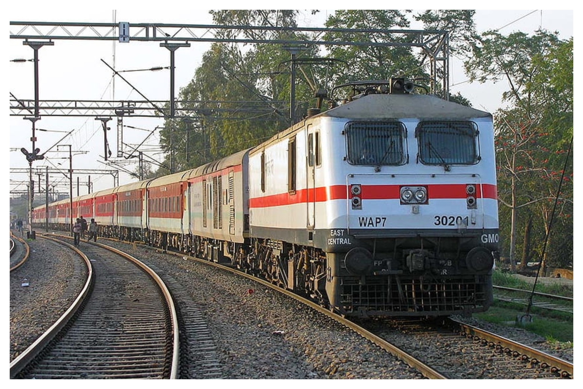 What is the cost of train in India ದೇಶದಲ್ಲಿ ಒಂದು ರೈಲು ನಿರ್ಮಾಣಕ್ಕೆ ...
