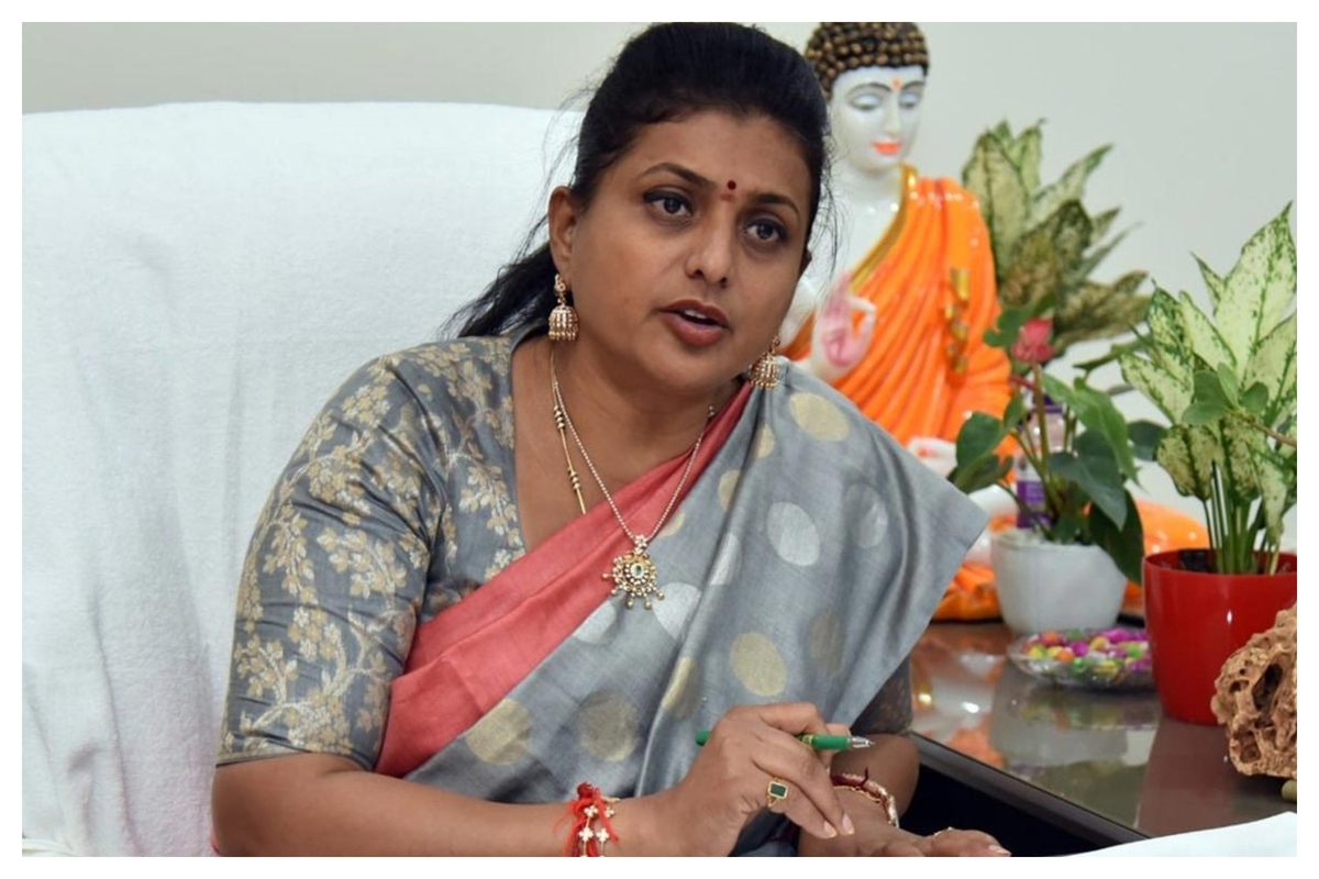 రోజా ఎత్తుకుని ఆడించిన పాన్ ఇండియా హీరో, ఎవరో తెలిస్తే షాక్ అవుతారు | Roja Reveals How She ...