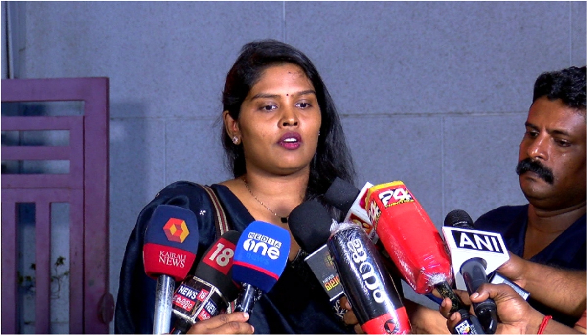 Youth Actress Revathy Sampath react on Siddique resignation from Amma ...