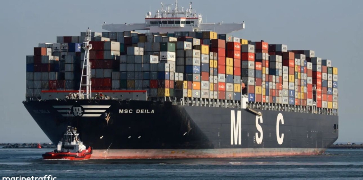 One of the Largest Motherships with Capacity to Carry 13,988 containers ...