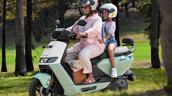 Ather Rizzta: वृद्धांपासून तरुणांपर्यंत लोकप्रिय इलेक्ट्रिक स्कुटर ...