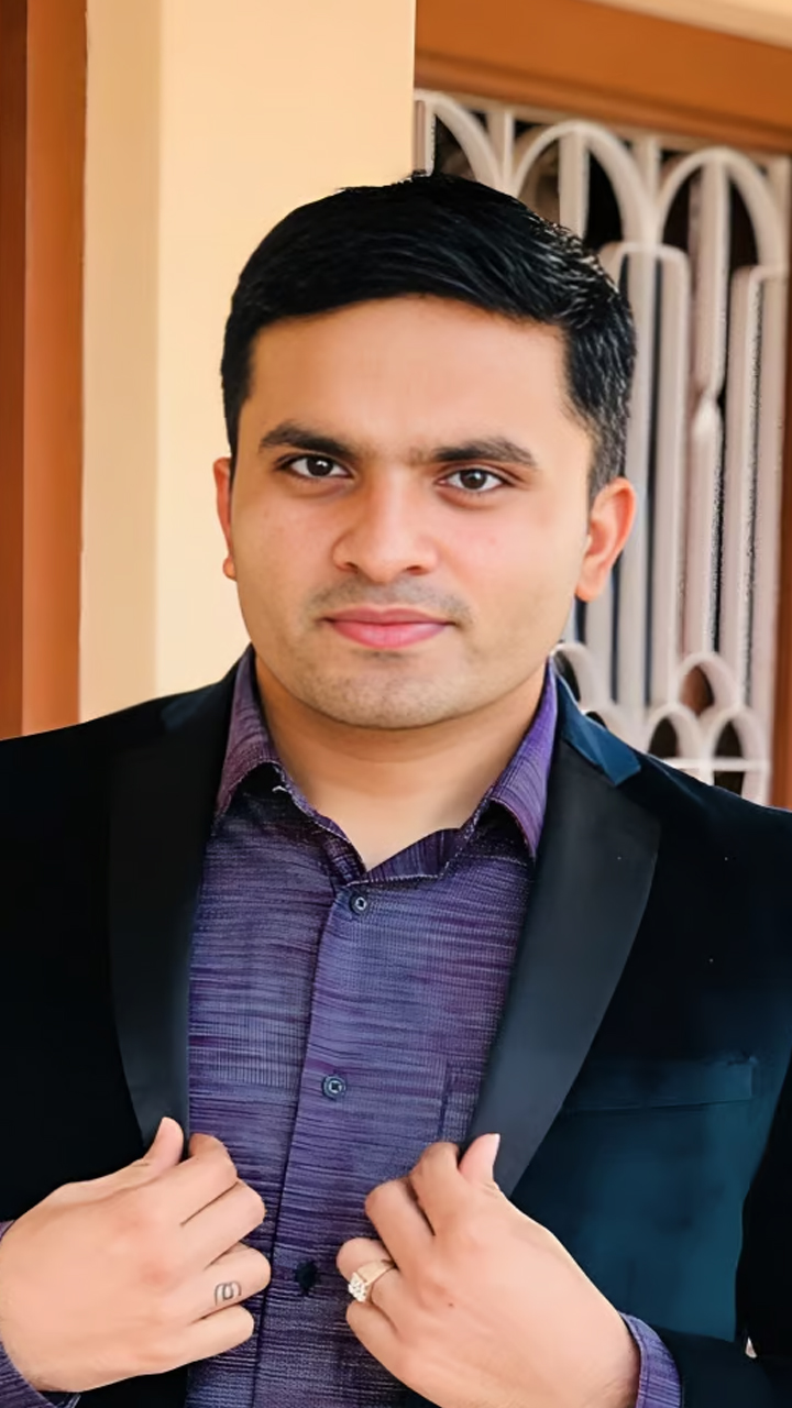 शिक्षक ने 3 बार के फेलियर छात्र को बना दिया IAS, दिए यह सफलता के मंत्र ...