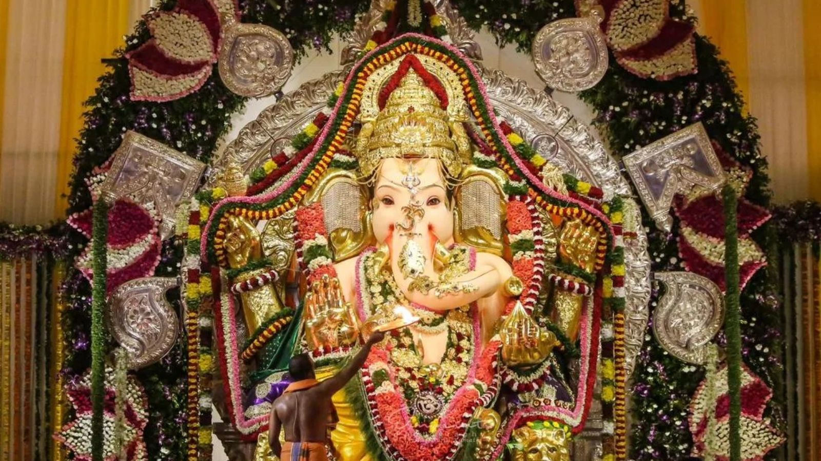 Ganesh Chaturthi 2024 : GSB सेवा मंडळ ते मुंबईच्या राजाची पहिली झलक ...
