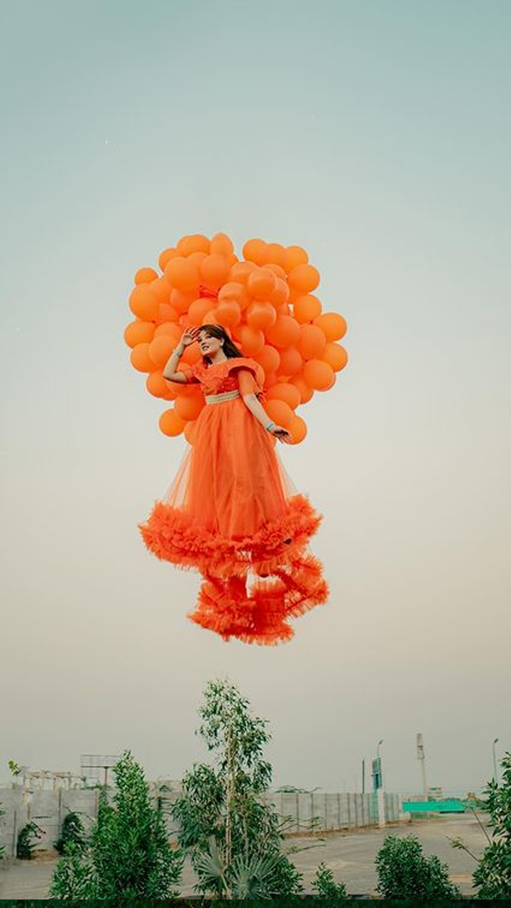 Viral Pics: गुब्बारे लेकर उड़ी मोहर्तमा,पाकिस्तान में दिखा नया कारनामा ...