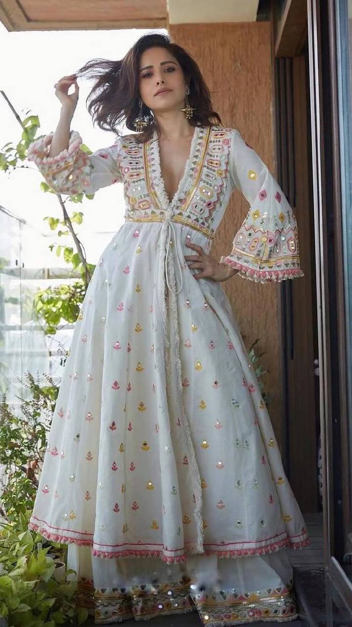 7 mirror work Anarkali suits for a stunning Garba Look | Asianet Newsable