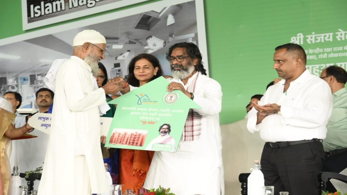Ranchi Islam Nagar Residents Receive Flats After 13 Years Of ...