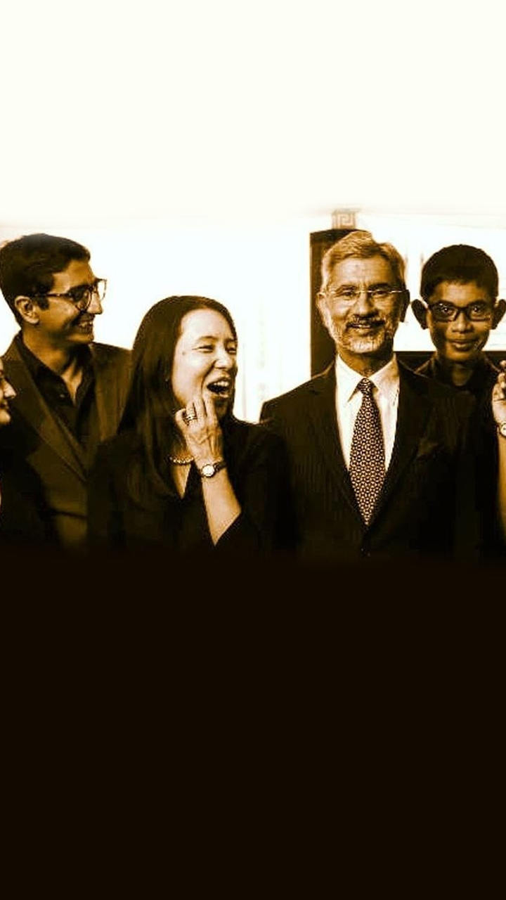 S Jaishankar's family: Wife, children, background- Asianet Newsable
