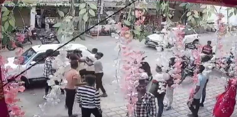 Shopkeeper thrashed for calling customer uncle; ഭാര്യയുടെ മുന്നിൽ വച്ച് ...