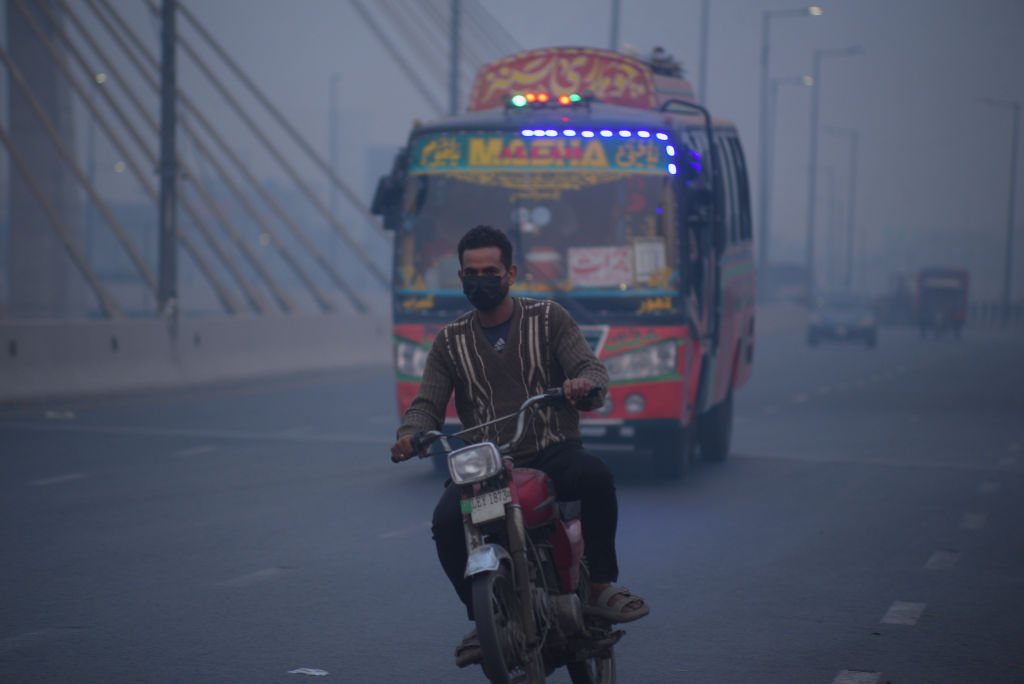 Pakistan chokes with alarming levels of air pollution; Multan under ...