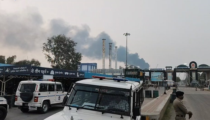 Gujarat: Huge blast at IOCL refinery in Vadodara, workers evacuate ...