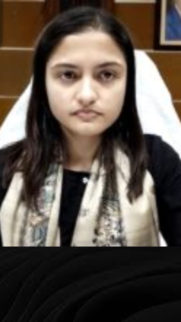 Who is IAS Soumya Jha? A Success story of dedication and service ...