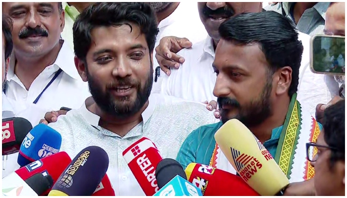 ആർഎസ്എസിന്‍റെ വാതിലിൽ ഒരു കോളിംഗ് ബെൽ അടിച്ചു നോക്കുകയാണ് എംവിഗോവിന്ദ ...