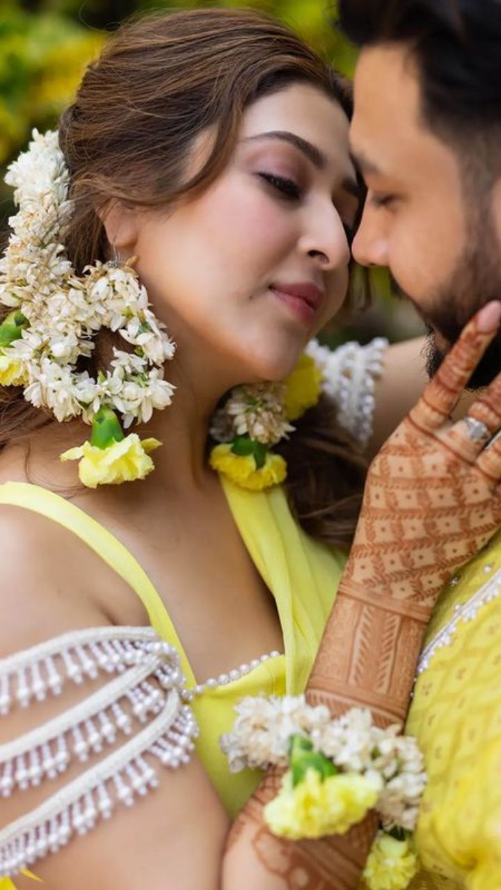 Mehndi Ceremony Jewellry| पीला लहंगा हो या गुलाबी सूट, हल्दी सेरेमनी ...