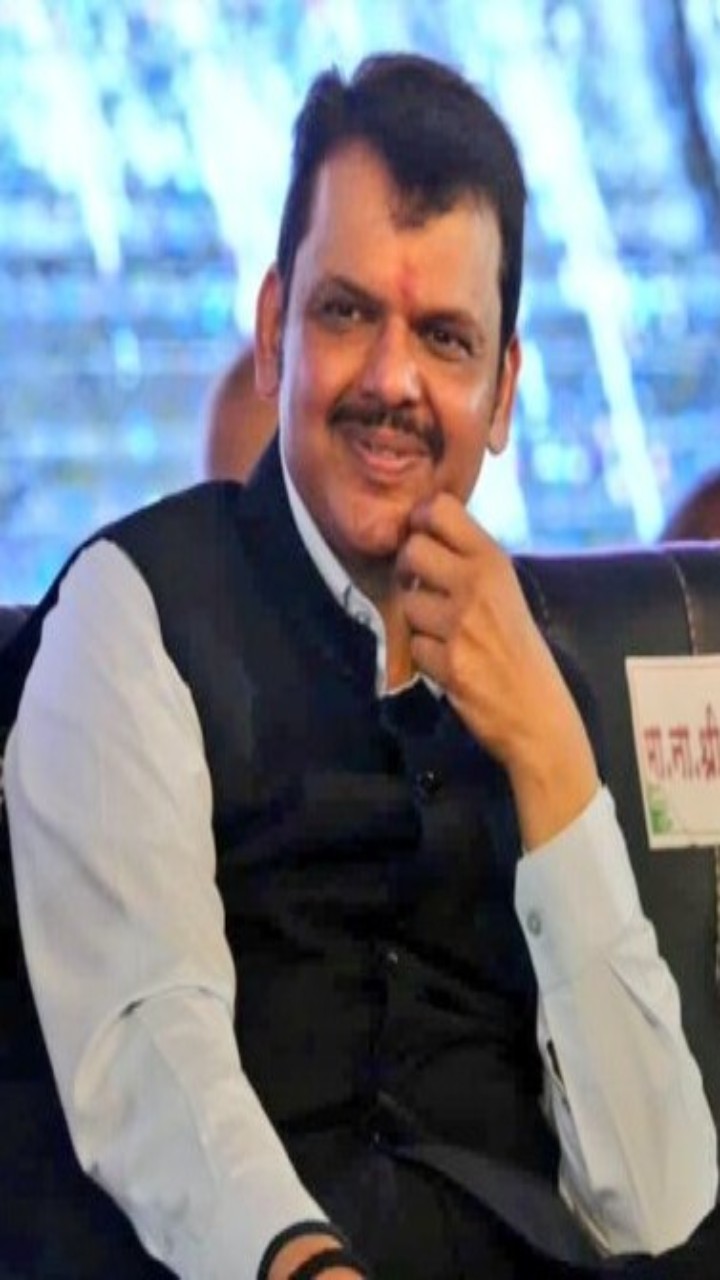 सरकारी-निमसरकारी ऑफिसमध्ये मराठी भाषा अनिवार्य, फडणवीस सरकारचा निर्णय | Maharashtra Govt Makes ...