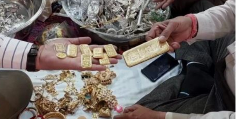 1 Kg Gold Biscuit and silver gun Donation To Rajasthan Sanwaliaji ...