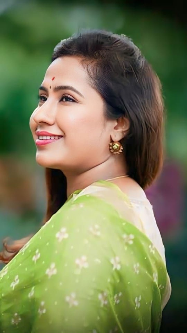 मेघना बोर्डीकर: जलमित्र ते मंत्री! पती आयपीएस तर वडील माजी आमदार - mla meghna bordikar took oath ...