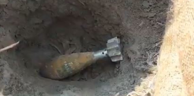 mortar shell from field west bengal; വയലിൽ നിന്ന് 70കാരൻ കണ്ടെത്തിയത് ...