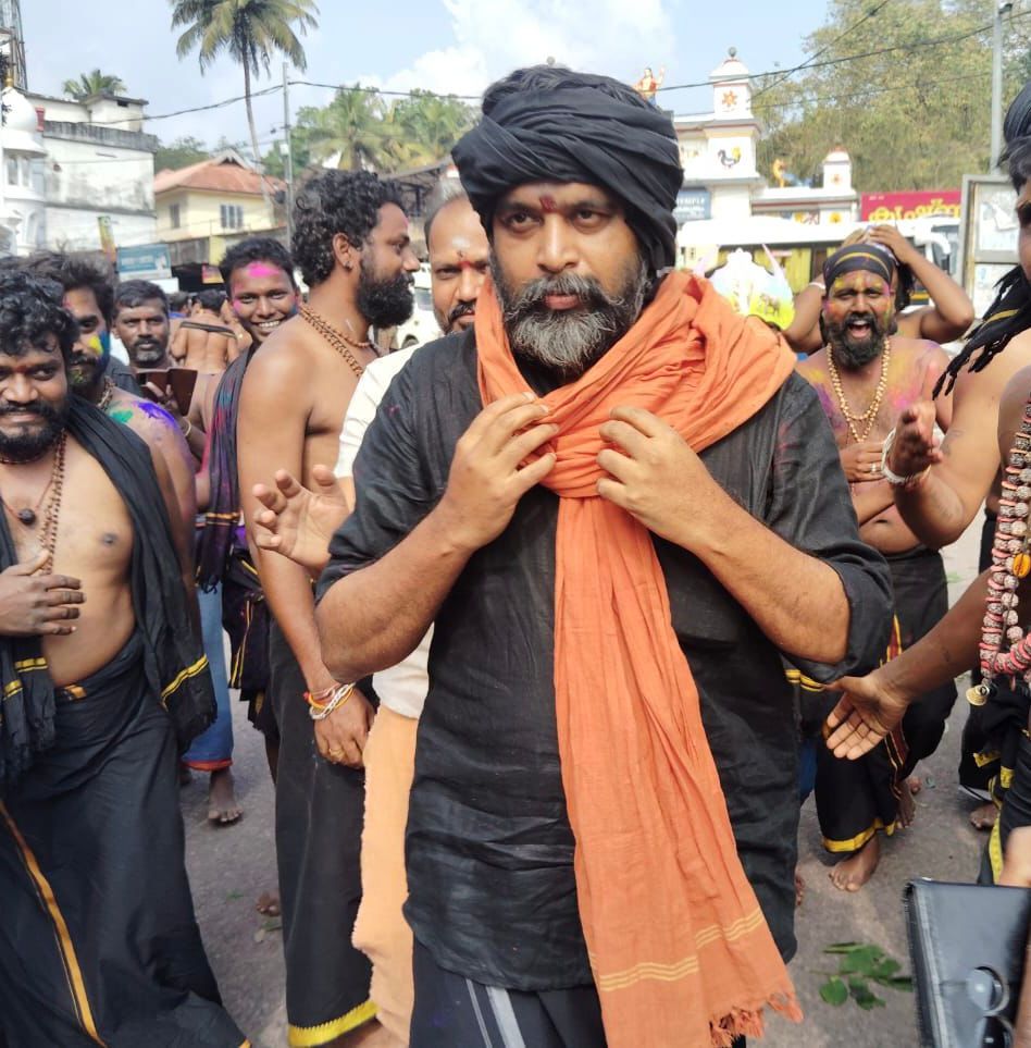 Actor Sasikumar visits Sabarimala temple, photos go viral | Asianet ...
