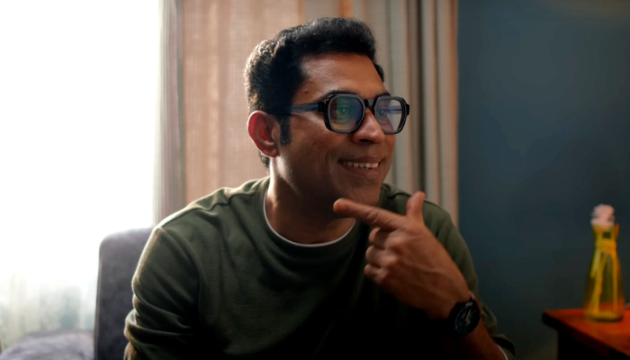 Extra Decent Review : പെര്‍ഫോമര്‍ സുരാജ്, വേറിട്ട കോമഡി ട്രാക്കുമായി 'ഇ ...