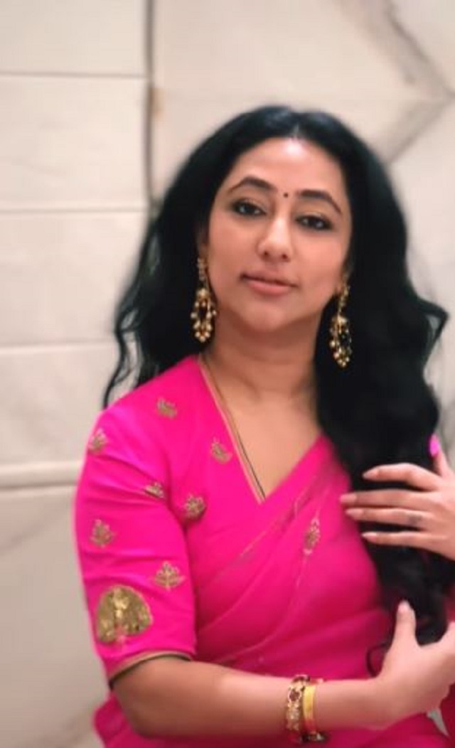 Vijayalakshmi darshan in saree photos ಸೀರೆಯಲ್ಲಿ ಮಿಂಚುತ್ತಿರುವ ...