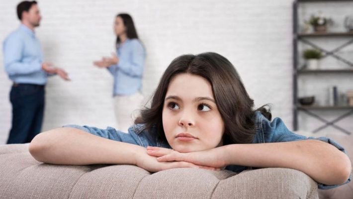 5 Parenting Mistakes You Should Avoid| पैरेंट्स के इन गलतियों का बच्चों के भविष्य पर पड़ता है ...