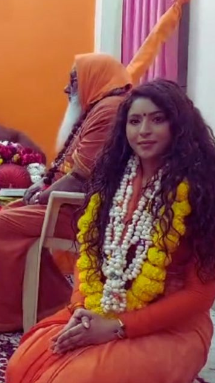 वो एक्ट्रेस जिसने बॉलीवुड छोड़ लिया सन्यांस, छोटे कपड़े छोड़ पहना भगवा ...