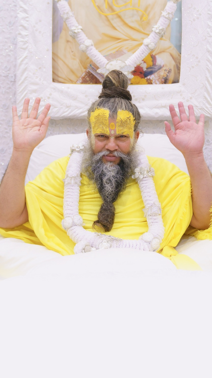 ‘घर के मंदिर में आग लगना अपशकुन है क्या?’ सुनें प्रेमानंद बाबा का जवाब ...