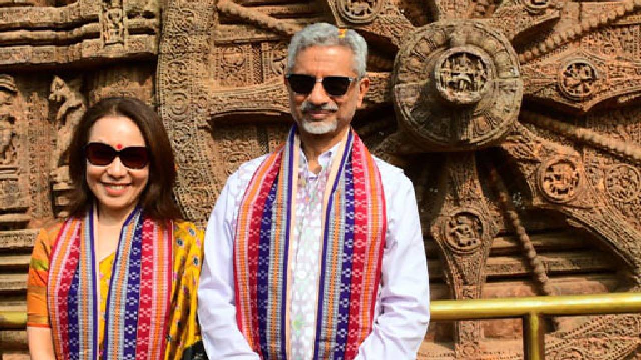 पहली नजर में प्यार यूं चढ़ा परवान ! जानें विदेश मंत्री एस जयशंकर की लव ...
