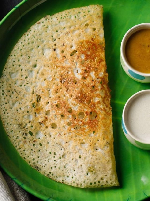 1 Cup Chiroti Rava and 1/2 cup Maida ಒಂದು ಕಪ್‌ ರವೆಯ ಅರ್ಧದಷ್ಟು ಮೈದಾ ...