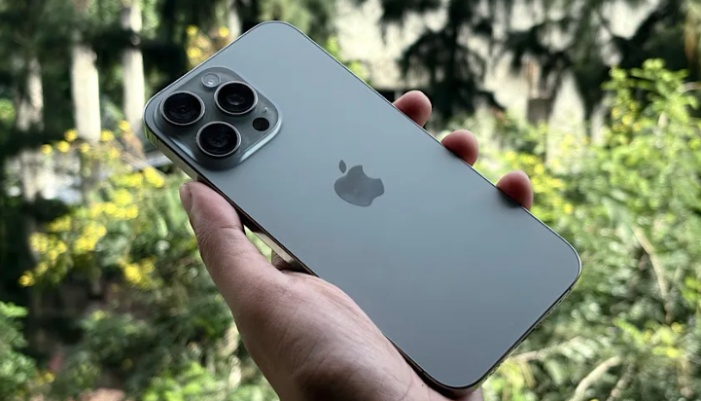 iPhone 16 Pro Best Offer | ഹോളി കളറാക്കുന്ന ഓഫര്‍; ഐഫോൺ 16 പ്രോയ്ക്ക് ...